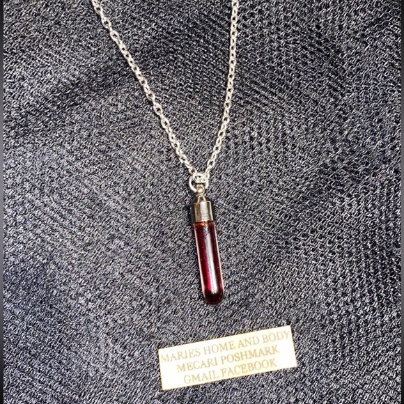 Jewelry | Glass Vial Vampire Blood Necklace Unisex Spooky Jewelry Goth ...